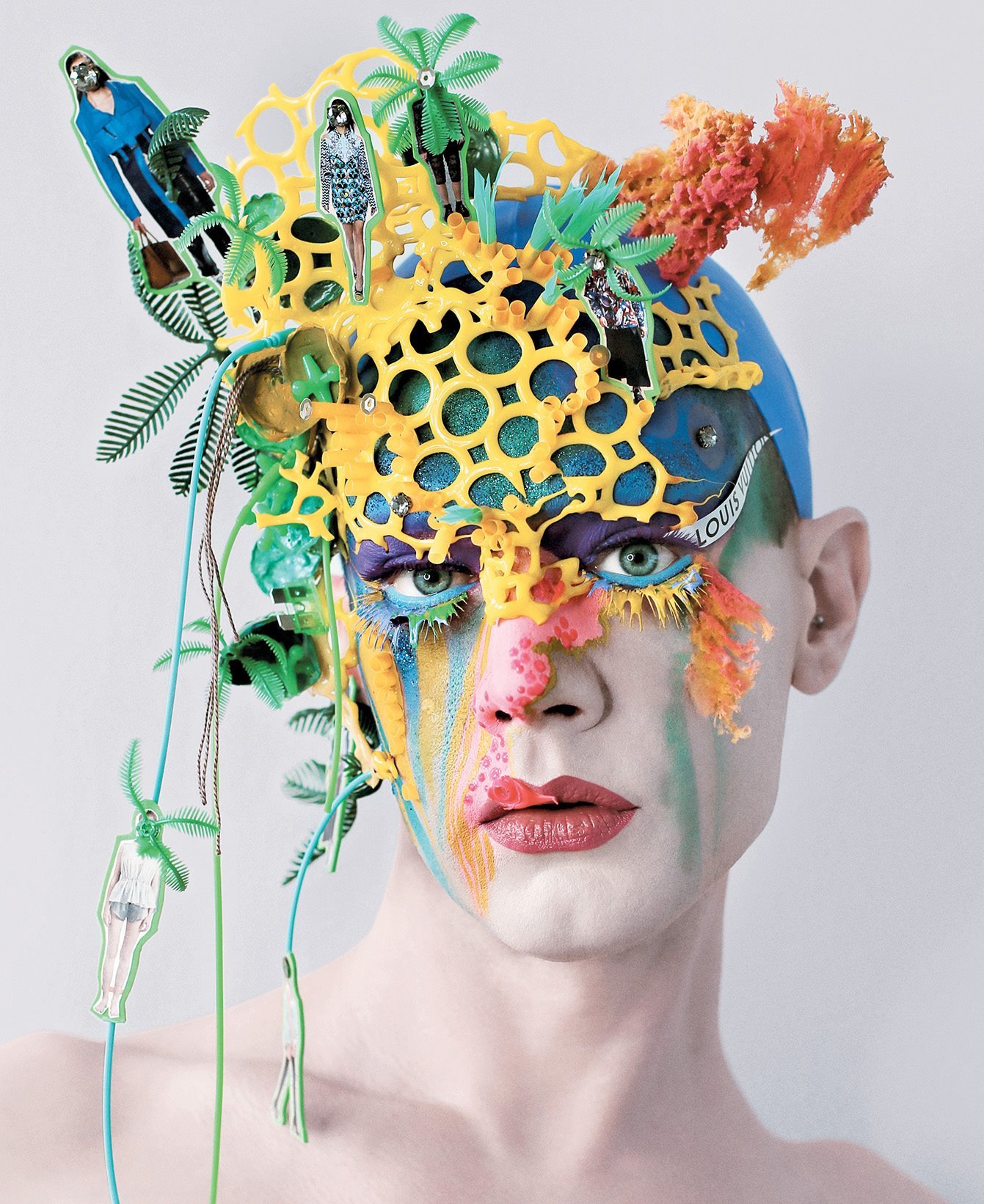 Новое интервью художника Lyle XOX, который делает маски из мусора