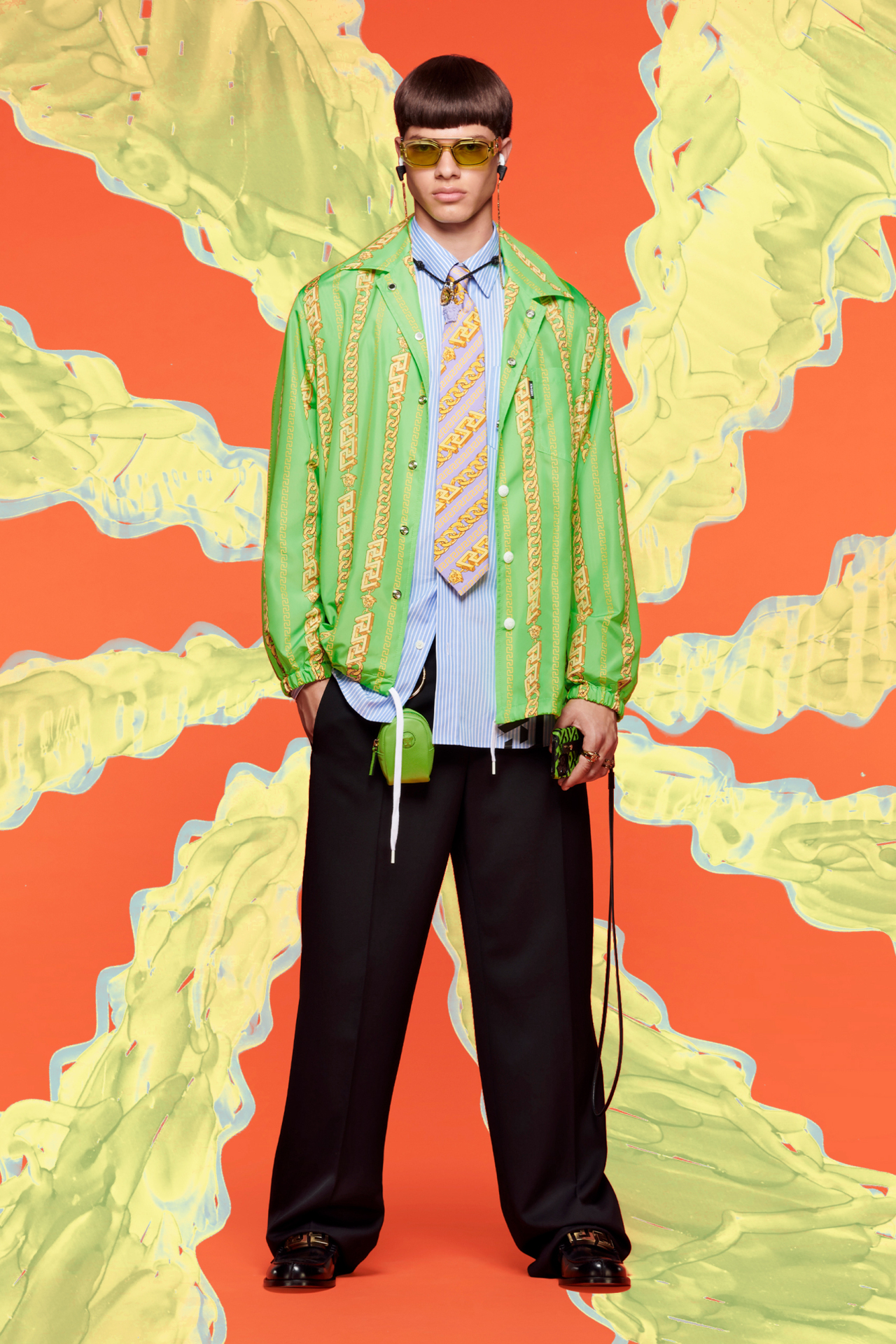 Love. Versace. Medusa. Донателла Версаче показала коллекцию Resort 2022